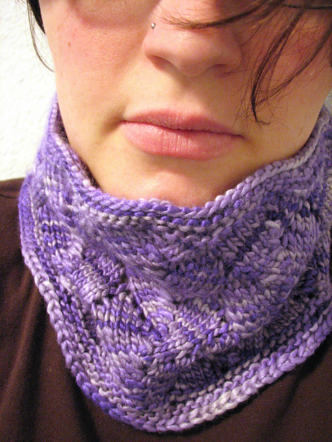 Ravelry: Braided Vine Cowl pattern by Melanie Dilworth