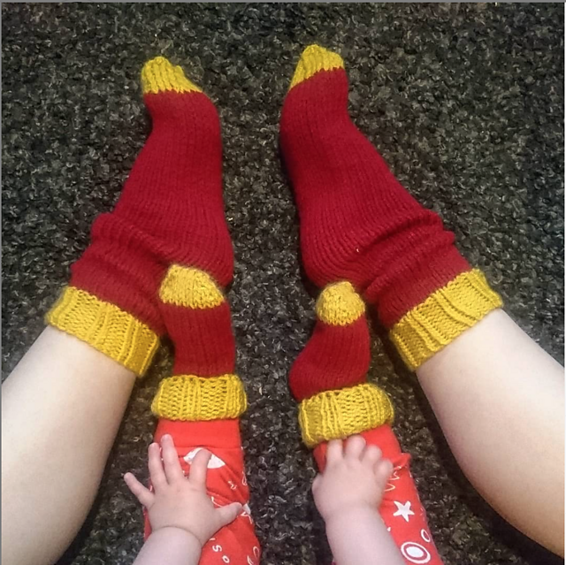 Ravelry: Simple Toes pattern by Pauline Goldie