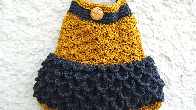 Ravelry: Scale and Shell Bag Bucket Bag pattern by Meladoras Creations