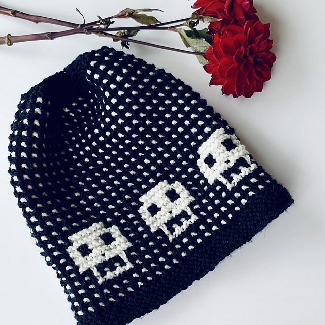 Ravelry: Skully pattern by Melissa Leapman