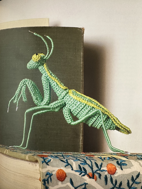 Ravelry: Praying mantis pattern by Vanessa Mooncie