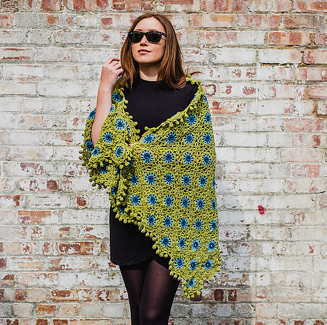 Ravelry: Daisy Wrap pattern by The Mercerie