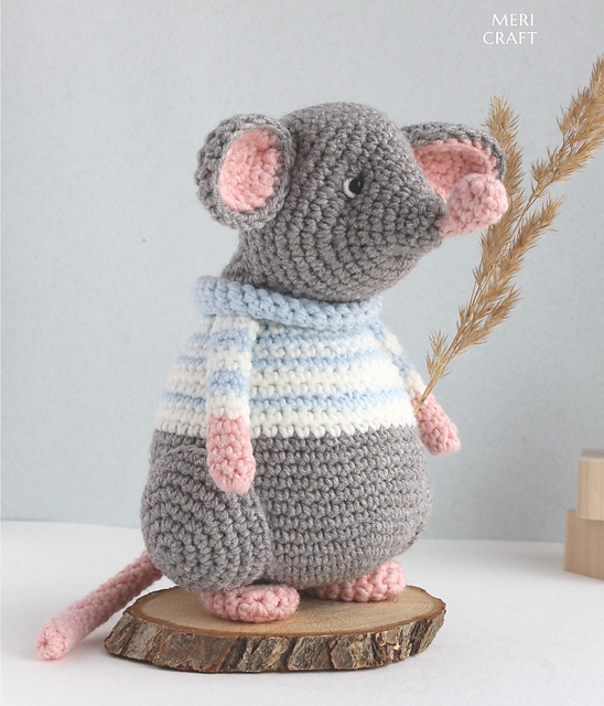 Ravelry: crochet Morris Mouse pattern by Meri Tadevosyan