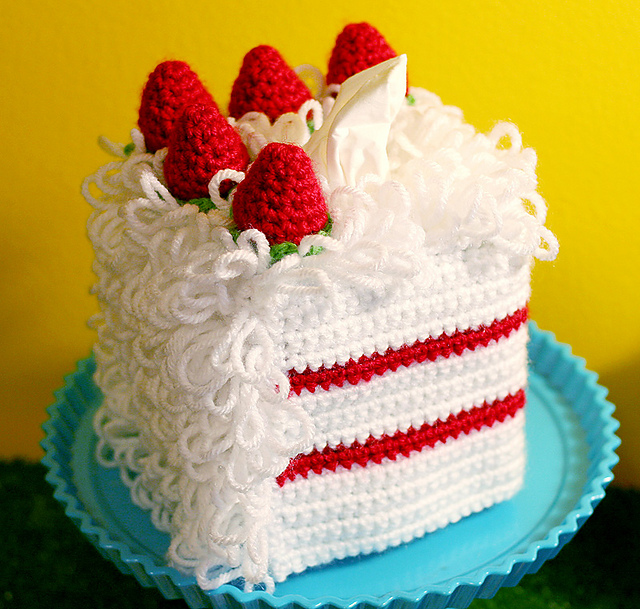 Ravelry: Loopy White Cake with Strawberry Filling pattern by Twinkie Chan