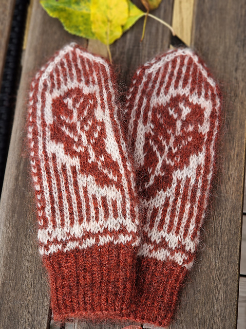 Ravelry: The Autumn dance mittens pattern by Maria Björnståhl