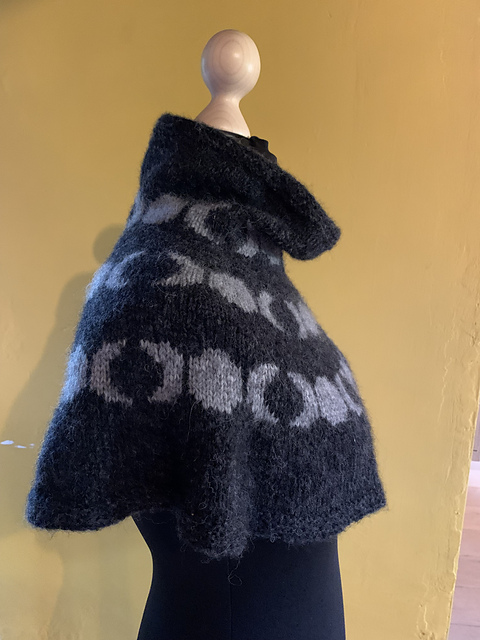 Ravelry: CATHERINE cape pattern by Mieke Van Damme