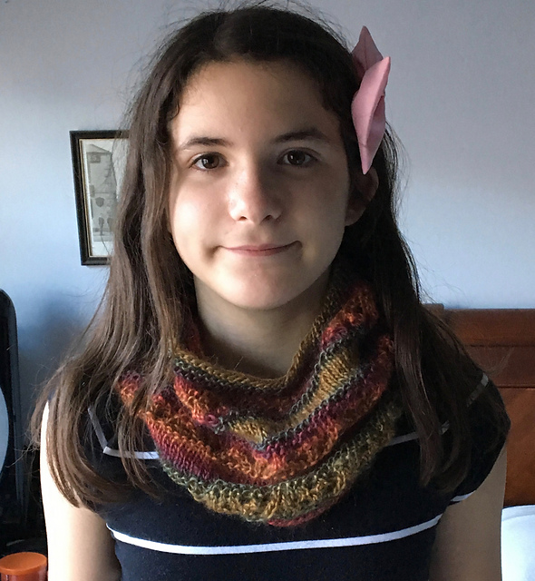Ravelry: Cat's Paw Cowl pattern by Michelle Fishman-Cross