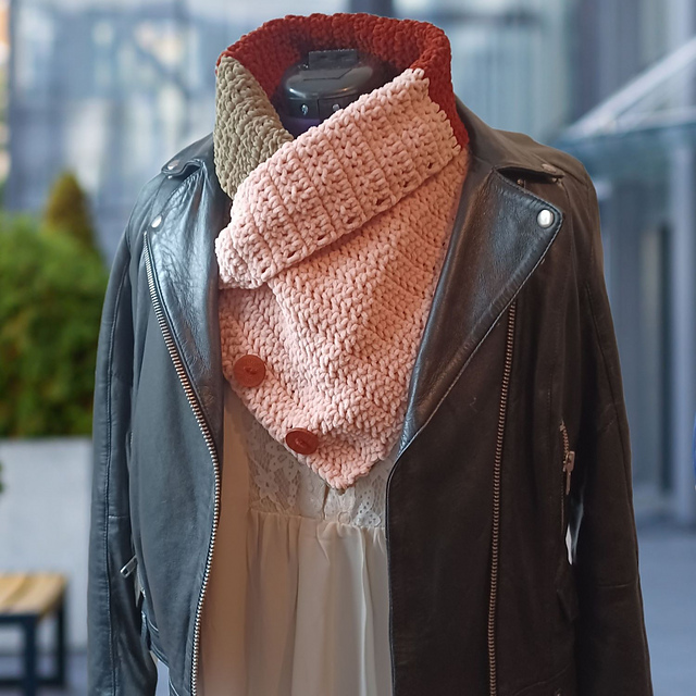 Ravelry: Col Pomona pattern by Mignon Crochet