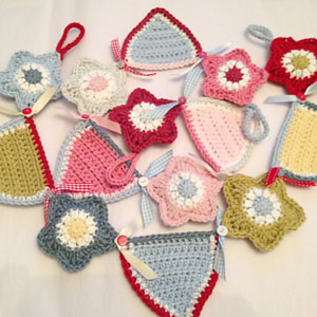 Ravelry: Crochet star bunting pattern by Ruby & Custard