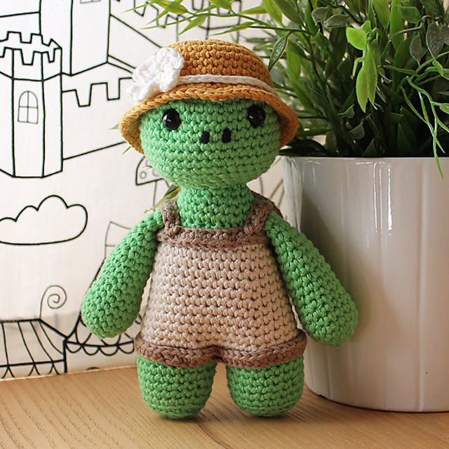 Ravelry: Turtle - Animalius pattern by Anabel Catalan