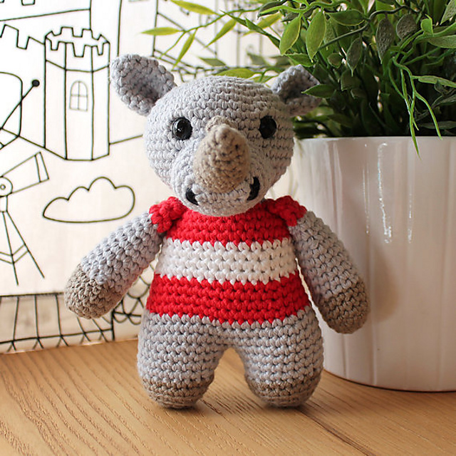 Ravelry: Rhino - Animalius pattern by Anabel Catalan
