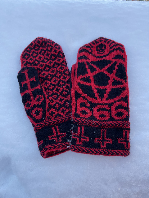 Ravelry: Satanic Mittens pattern by Linda Lichter