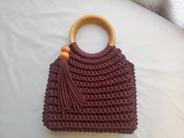 Ravelry: The Aneni bag pattern by Miriam Masendu