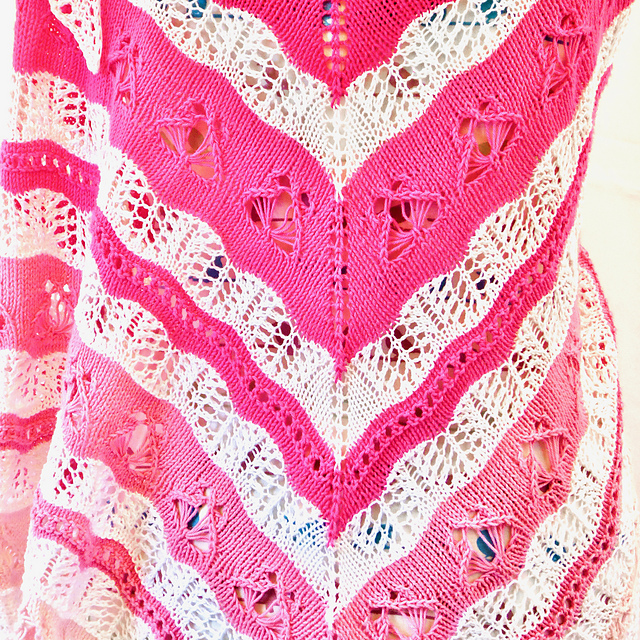 Ravelry: Flutterby Shawl pattern by Mrs Buttons