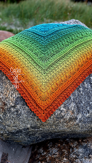 Ravelry: Chusta Nesoi - Nesoi shawl pattern by Monika Marek