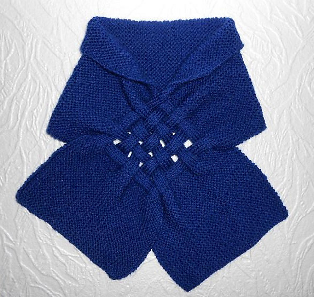 Ravelry: Celtic knot cowl pattern by Dominique V.A.
