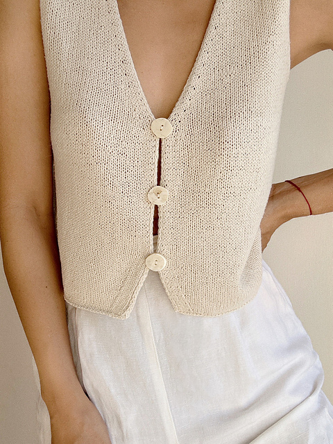 Ravelry: Vest Claire pattern by Mochiknits