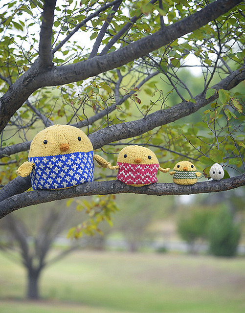 Ravelry: Nesting Birds pattern by Anna Hrachovec