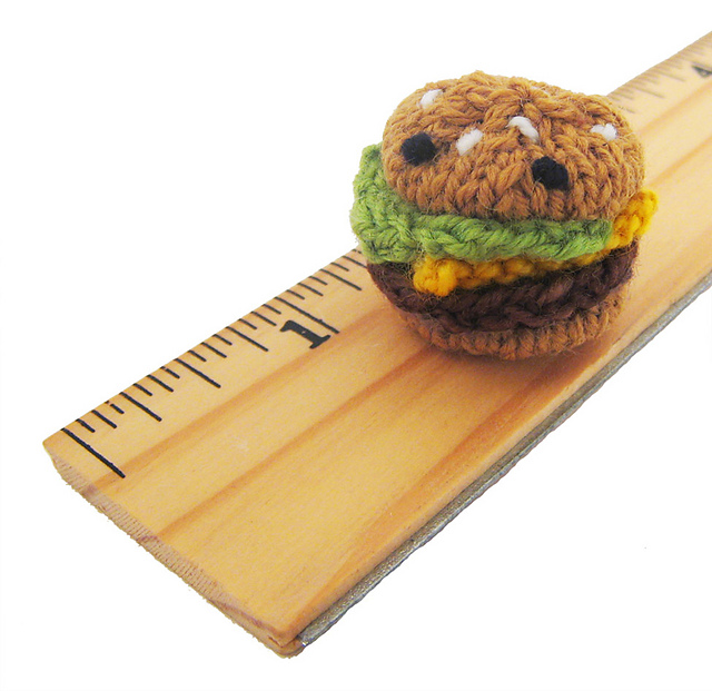 Ravelry: Tiny Burger pattern by Anna Hrachovec