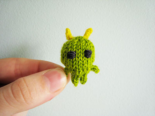 Ravelry: Tiny Alien pattern by Anna Hrachovec