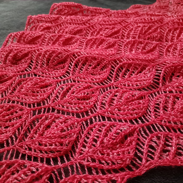 Ravelry: Red Leaf Vines pattern by Cristian Sebastian