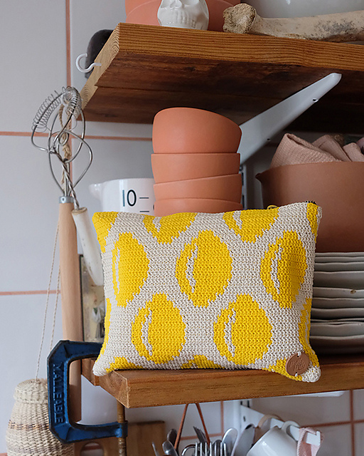 Ravelry: Lemon pouch pattern by Molla Mills