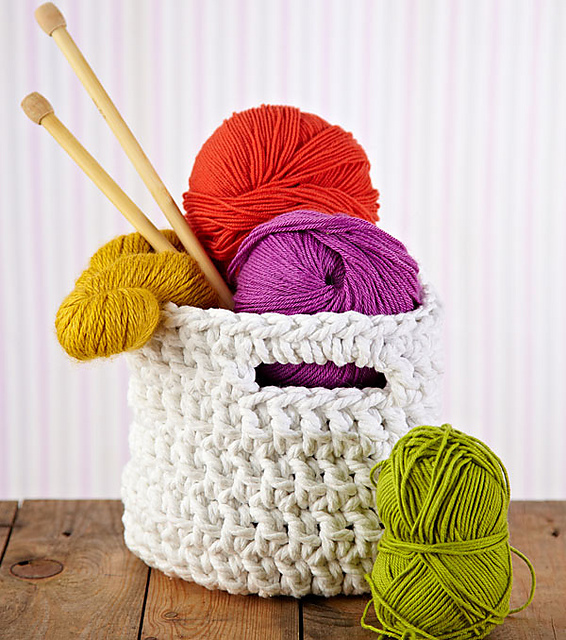 Ravelry: Crochet storage baskets pattern by Mollie Makes
