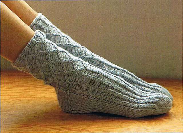 Ravelry: Honeycomb Socks pattern by Mona Schmidt