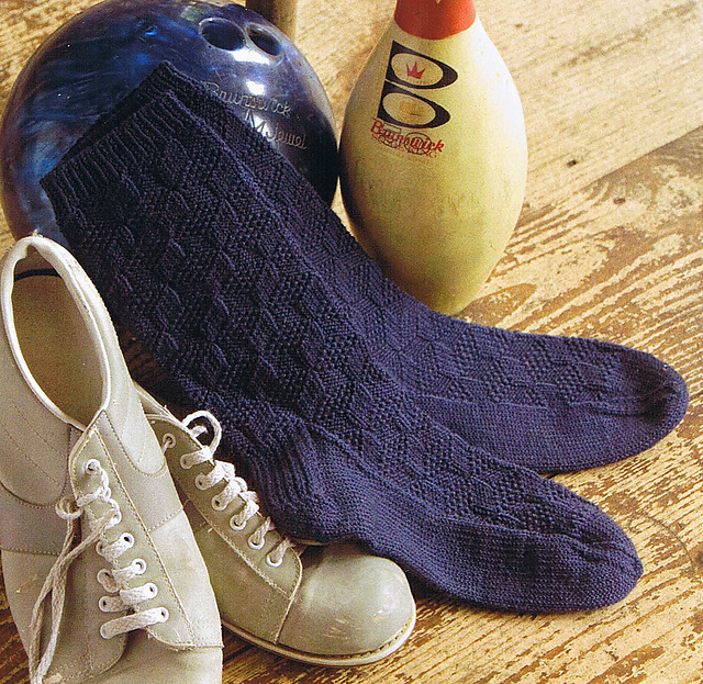 Ravelry: Tumbling Block Socks pattern by Mona Schmidt