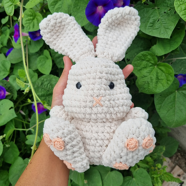 Ravelry: Renata Easter Bunny pattern by Mariela Dal Maso