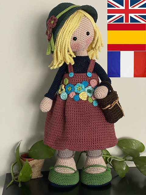 Ravelry: Doll Blossom pattern by Monica Matei