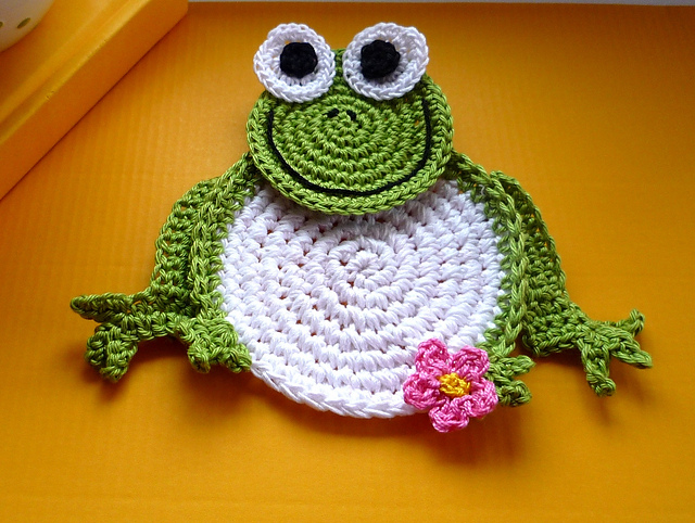 Ravelry: Frog Coasters pattern by Monika Mrozkova