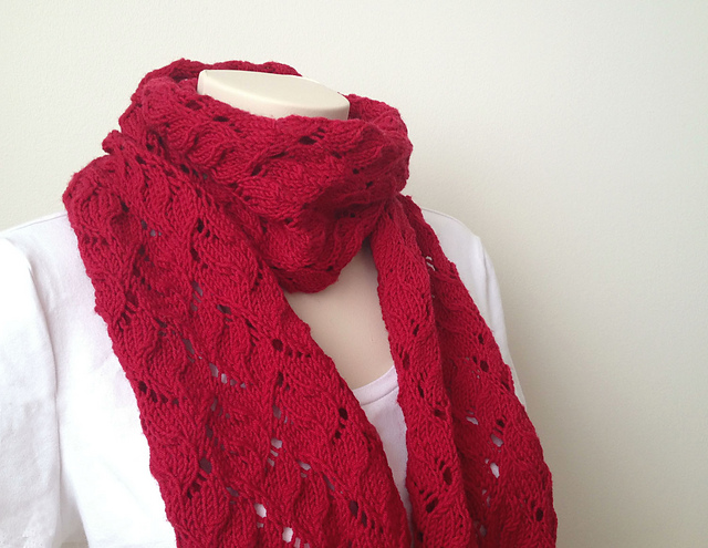 Ravelry: Red Red Scarf pattern by Monique Gascon