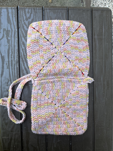 Ravelry: Ribbed Pride Satchel pattern by James Cummins