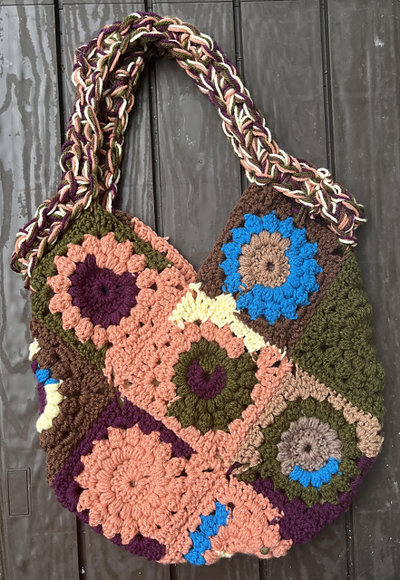 Ravelry: Sunburst Scrap Bag pattern by James Cummins