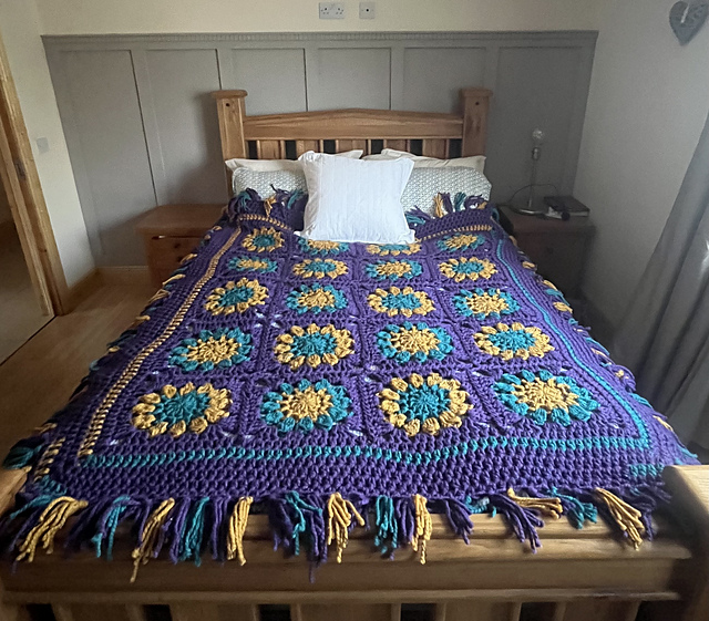 Ravelry: Super Chunky Blanket pattern by James Cummins