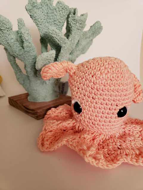 Ravelry: Amigurumi Dumbo Octopus - Dundee pattern by Kait Vickers