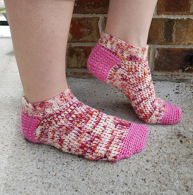 Ravelry: Ankle Socks pattern by Karen Whooley