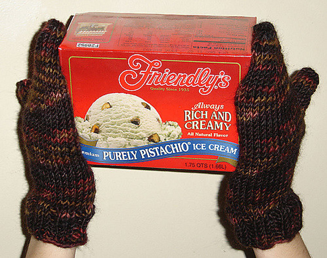 Ravelry: 6-Degree Mittens pattern by Karen Graffeo