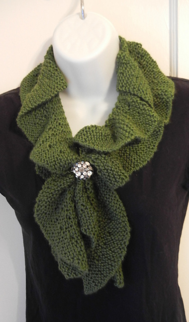 Ravelry: Knit Ruffle Scarf pattern by Heather Castle, Castle Creations