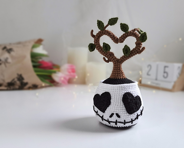 Ravelry: Jack Love Tree pattern by MrsCrowlet
