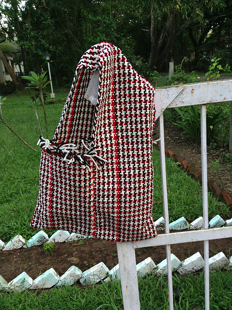 Ravelry: Swakrta's Jhakaas Jholas