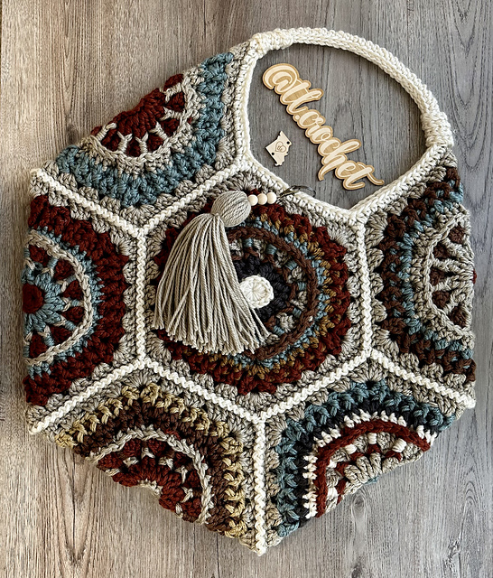 Ravelry: Rascal Satchel pattern by tl.crochet