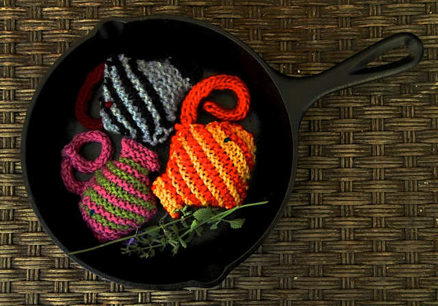 Ravelry: Catmint Fish Fry for Kitty pattern by Mrs. Wicks