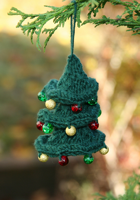 Ravelry: Twisted Christmas Tree pattern by Wendy Peterson