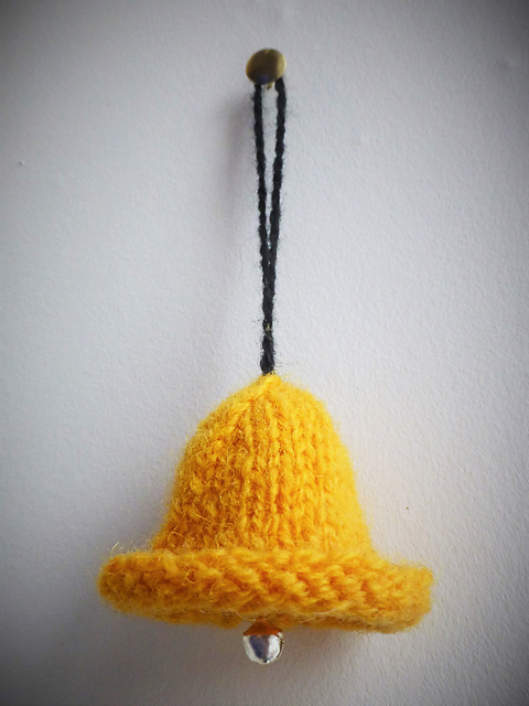 Ravelry: Bell Ornament pattern by Munro Sisters3