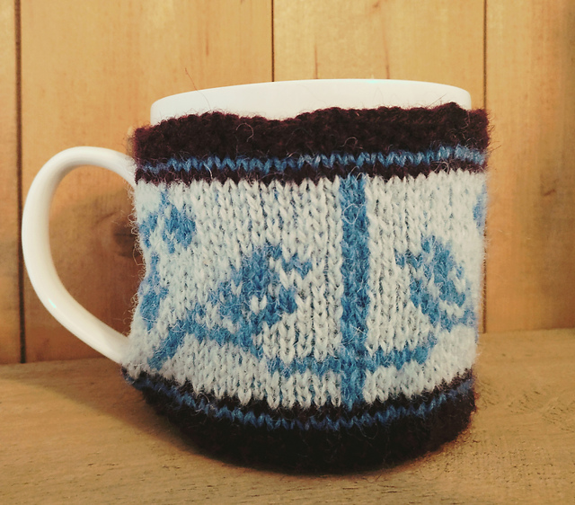 Ravelry: Blue Birds Mug Warmer pattern by Munro Sisters3