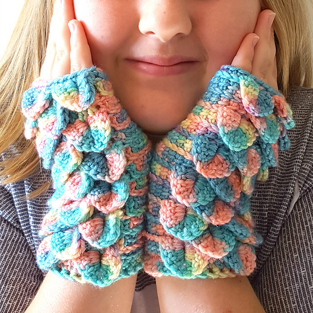 Ravelry: Dragon Scale Mitts pattern by Mini-Me Designs