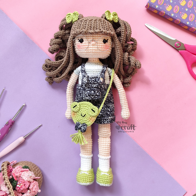 Ravelry: Lili Doll pattern by Isabela Tavares