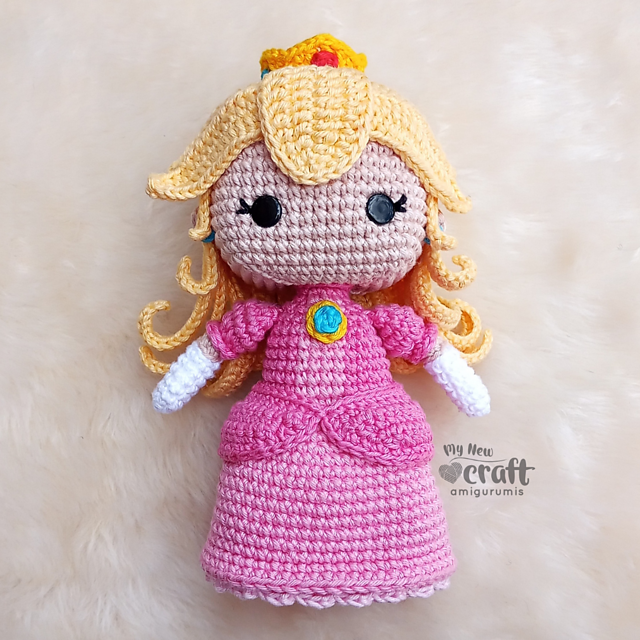 Ravelry: Princess Peach Amigurumi pattern by Isabela Tavares